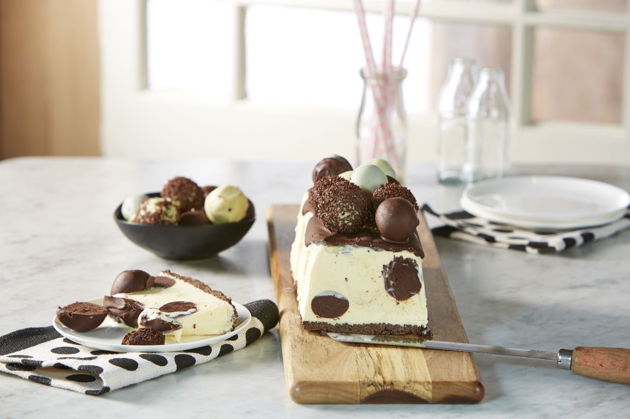 Vanilla Ice Cream Log With Chocolate Cake Balls | Bulla